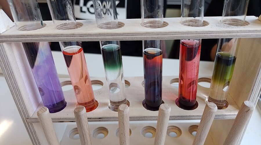 MINT7 – Chemische Experimente: Karolinen-Gymnasium Rosenheim